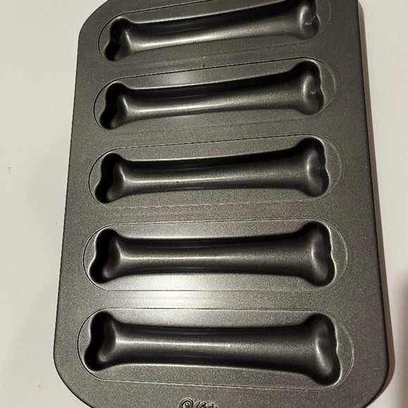 Wilton | Kitchen | Wilton Bone Baking Pan | Poshmark